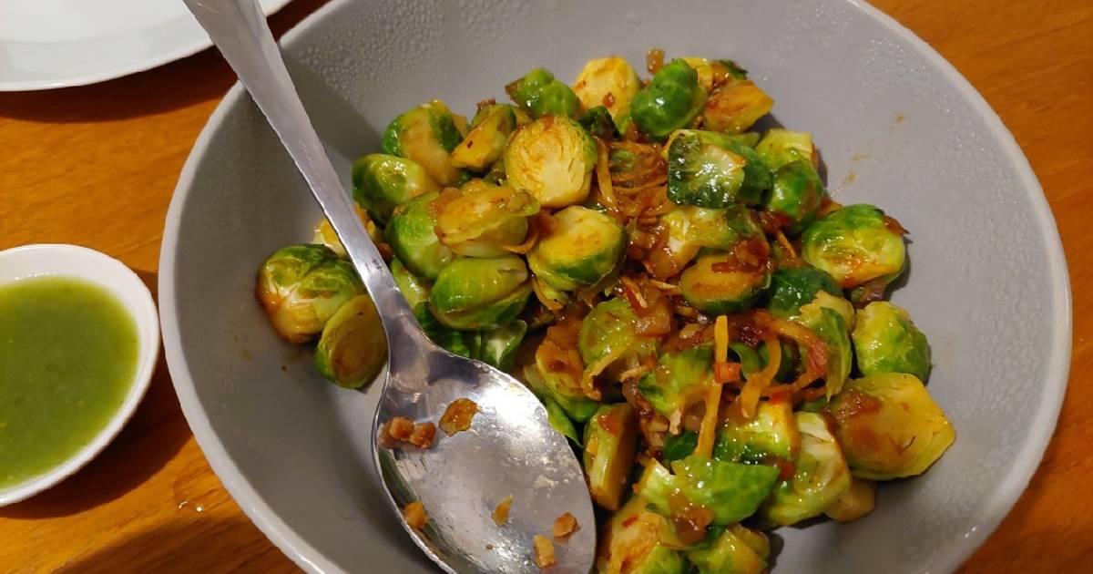 馬拉盞炒抱子甘藍 (Brussel Sprouts Balachan) 食譜與作法 by Roddy Shaw - Cookpad