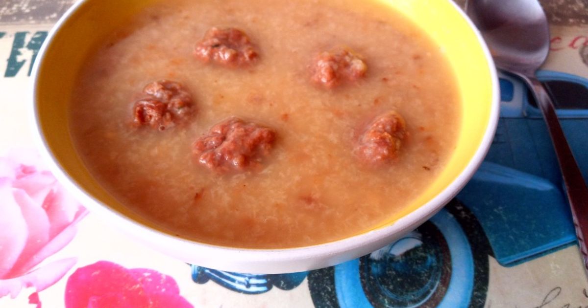 Sopa De Pan Tostado Con Albóndigas Receta de Evita