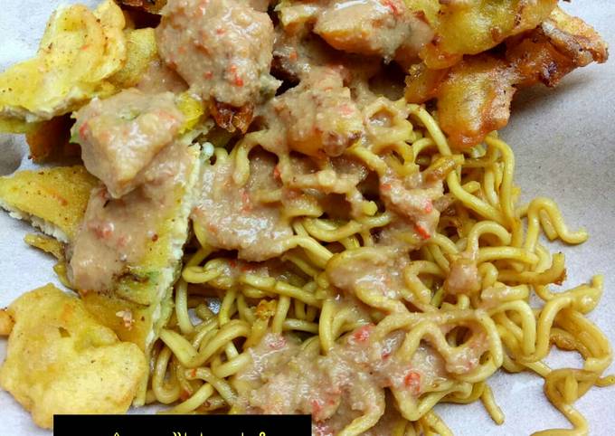 Resep Mie pecel campur gorengan oleh AmandaHasbi - Cookpad