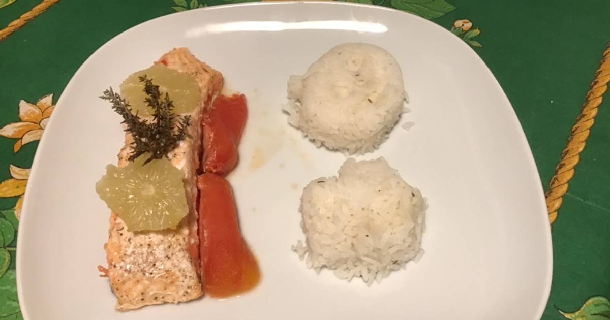 Pavé de saumon au thym frais,tomates et citron vert (riz Halloween) de ...