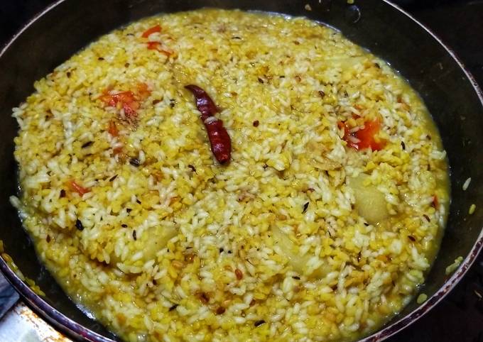 Bhuni Khichuri Recipe by Tina Chakraborty let's Cook - Cookpad