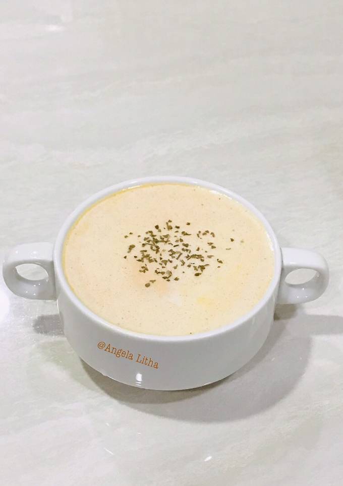 Resep Sup labu kuning wortel dan susu oleh Angela Litha - Cookpad