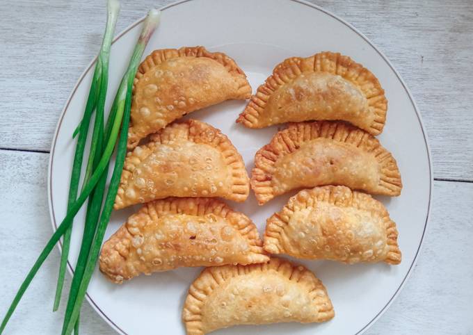 Resep Pastel ayam Renyah oleh prisa55 - Cookpad