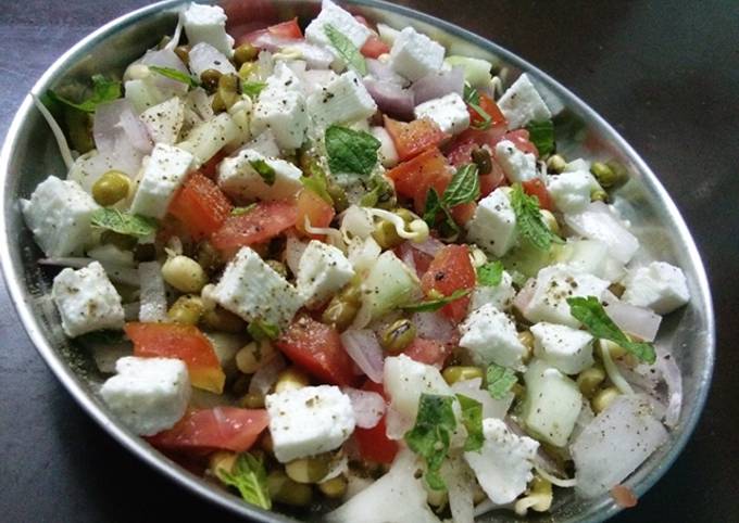 Sprouts paneer salad Recipe by arti khare - Cookpad