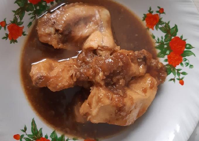 Resep Semur ayam kecap oleh mamiyum - Cookpad