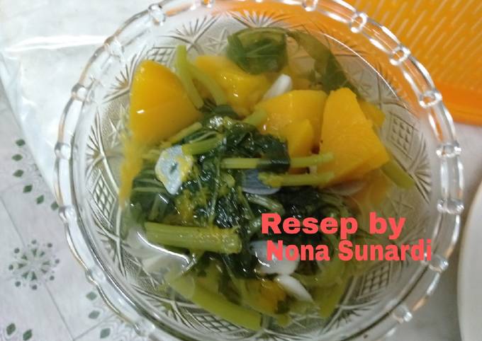 Resep Sup bening bayam labu kuning menu diet aku oleh Nona Meyhao - Cookpad