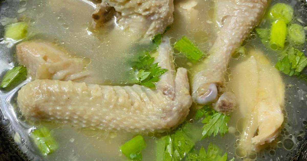 Resep Sup ayam bening terfavorit oleh Ochie - Cookpad