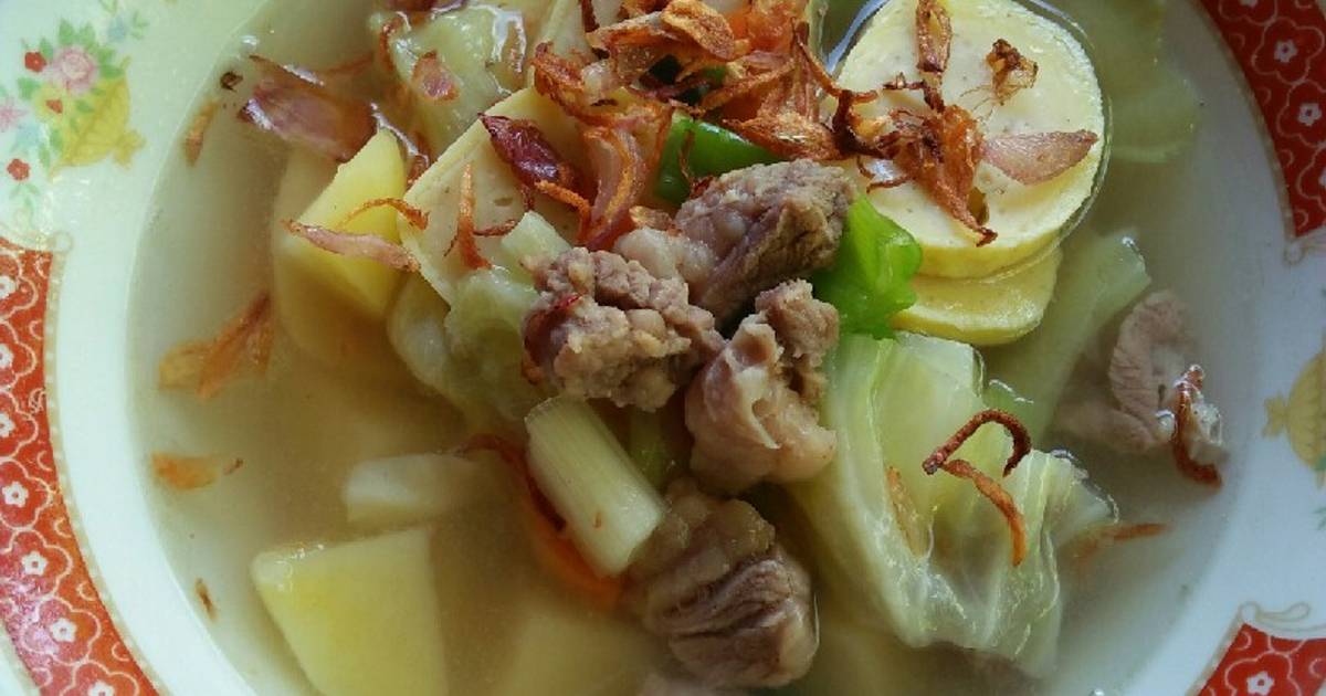 Resep Soup daging dan rolade oleh Puput Tasya - Cookpad