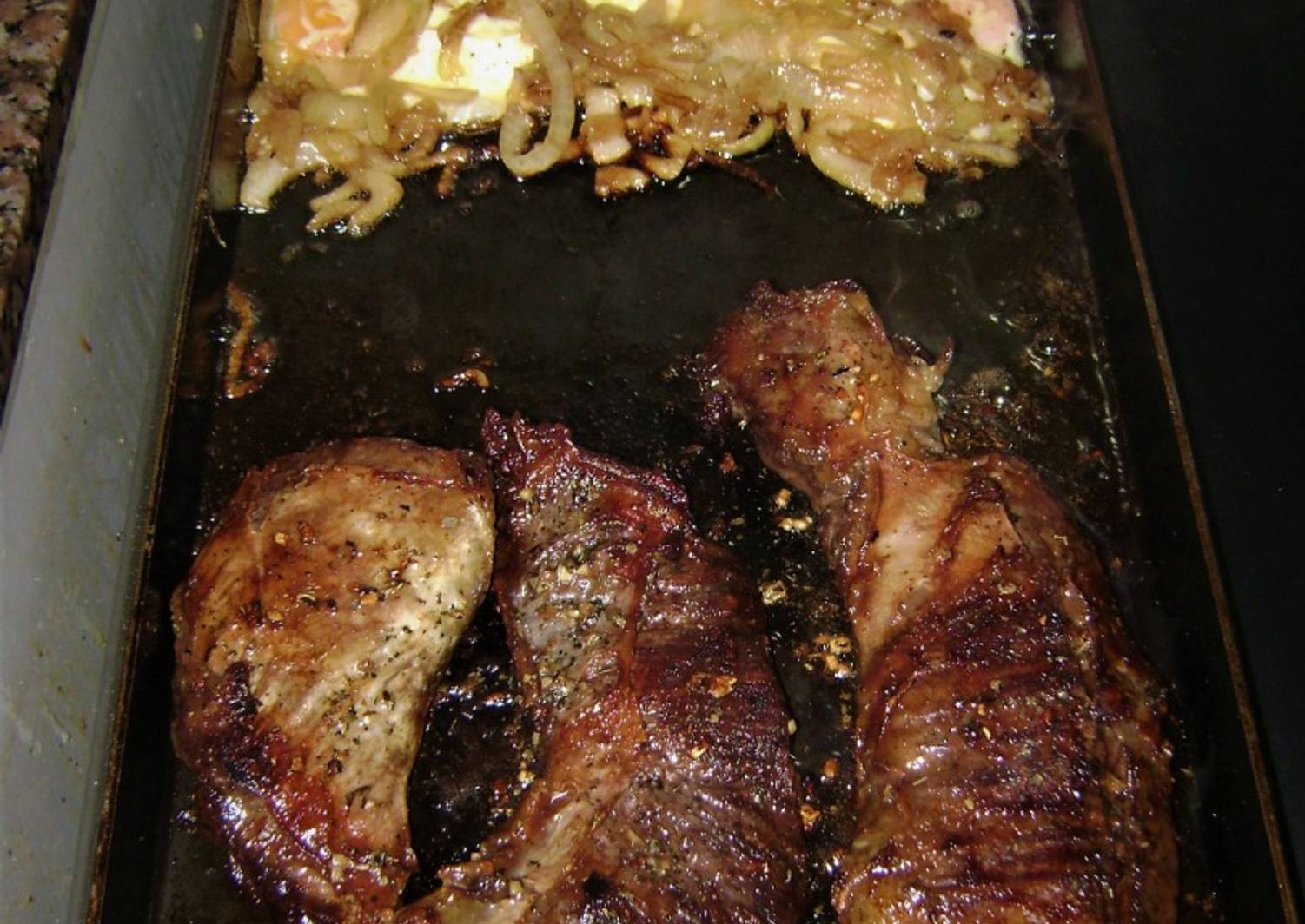 Filetes de entraña con huevos a la chapa Receta de Natalio Burgos - Cookpad