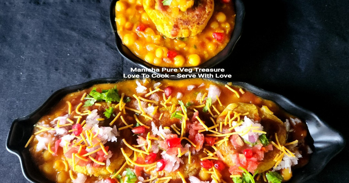 White Matar Ragda Aloo Patties Safed Vatana Ragda Aloo Patties White ...