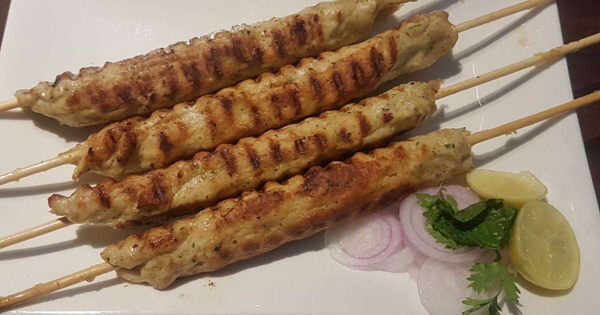 Chicken Seekh Kabab Barbecue Style Recipe by Humaira Saleem - Cookpad