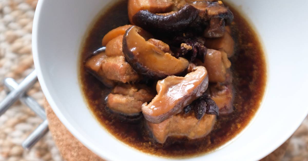 Pork Belly Stew with Shitake Mushroom Recipe by Cindy C.R. - Cookpad