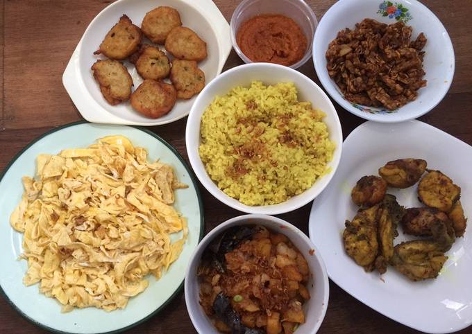 Resep Nasi Kuning Komplit oleh Agustina Erlinda - Cookpad