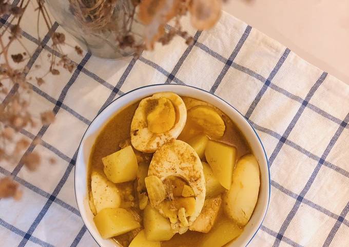 Resep Kari Ayam Telur Kentang oleh Nila Novi - Cookpad