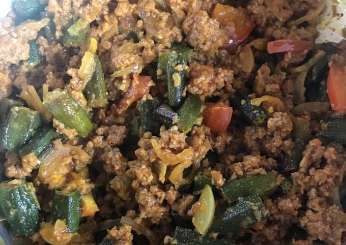 Okra dish #eattharainbow Recipe by Komal Riasat - Cookpad