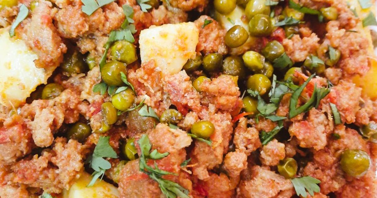 Tri Colour Qeema Matar Aloo Recipe by Nazia Qureshi - Cookpad