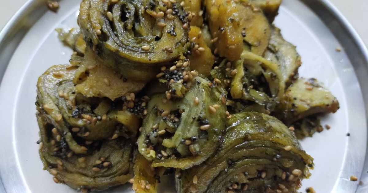 Shallow Fried Arbi Patra Recipe by Darshana Patel - Cookpad