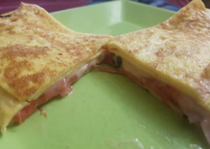 Omelette caprese Receta de Viviana Torriani 🍗🍕🍞🍰🍮- Cookpad