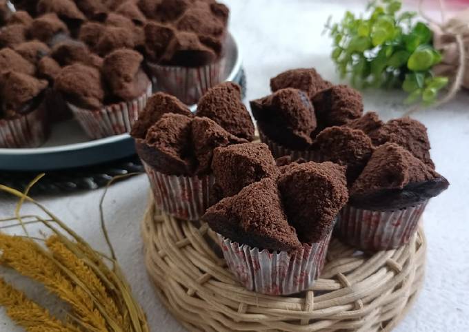 Resep Bolu Kukus Coklat Mekar Triple Chocolates oleh LiyaniFY - Cookpad