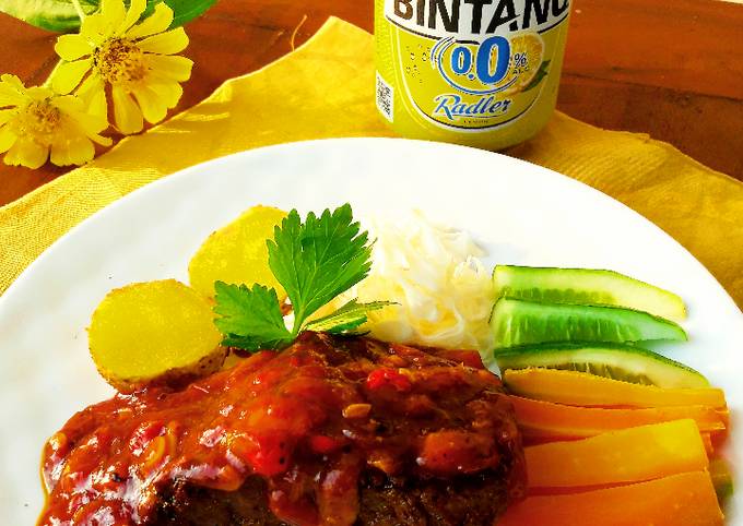 Resep Beef Steak with Bolognese Sauce (Homemade) oleh Chef Iis Ambar ...