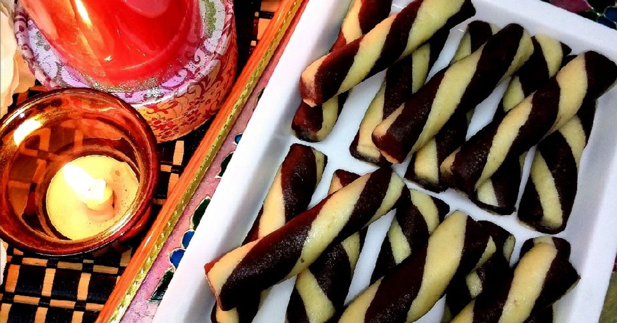Chocolate Burfi Roll Recipe by Fatima Rais - Cookpad