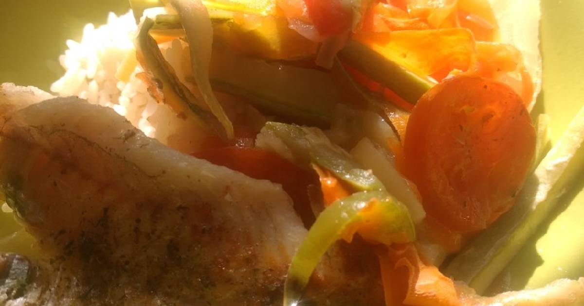 Filete de merluza con verduras asadas y arroz Receta de Maria Magdalena ...