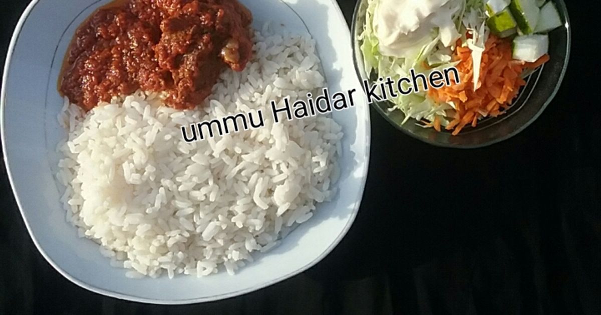White Rice With Stew,Meat And Coslow Recipe by Ummu Haidar - Cookpad