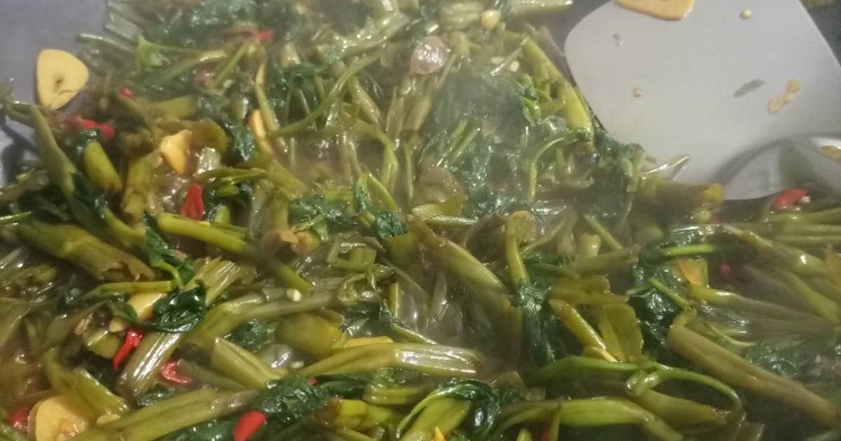 Resep Oseng kangkung simple oleh Sulis_Tyani - Cookpad