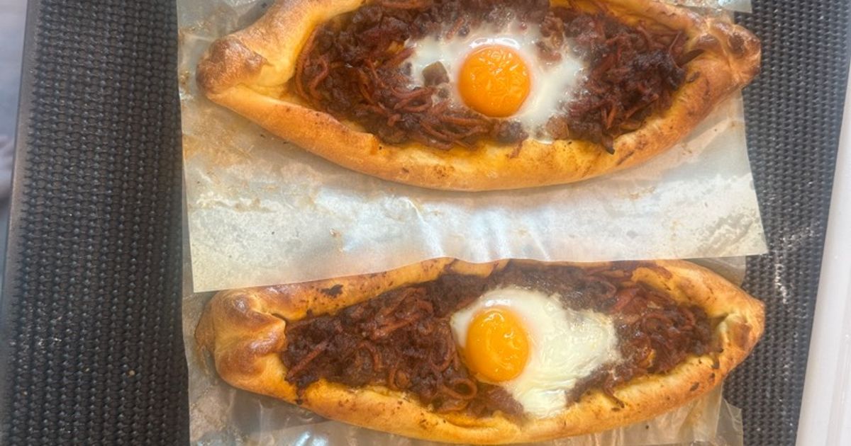 Turkish Pide Boat Pizza So Cool And Kids Will Love It :) Recipe By Farang31