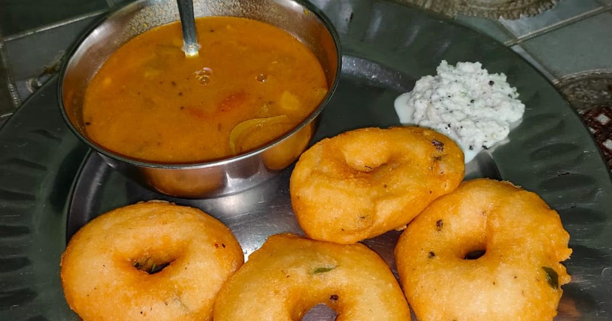 Vada Recipe by Shitu Malhotra Puri - Cookpad