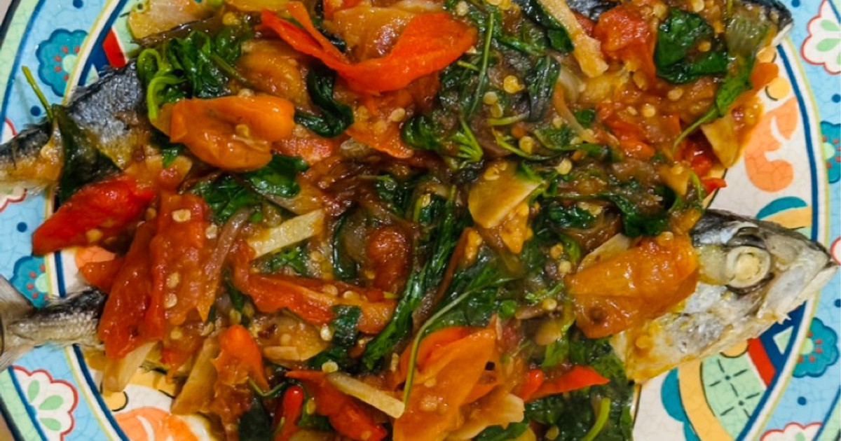 Resep Ikan Gembung Tumis Daun Kemangi oleh Sri Manurung - Cookpad