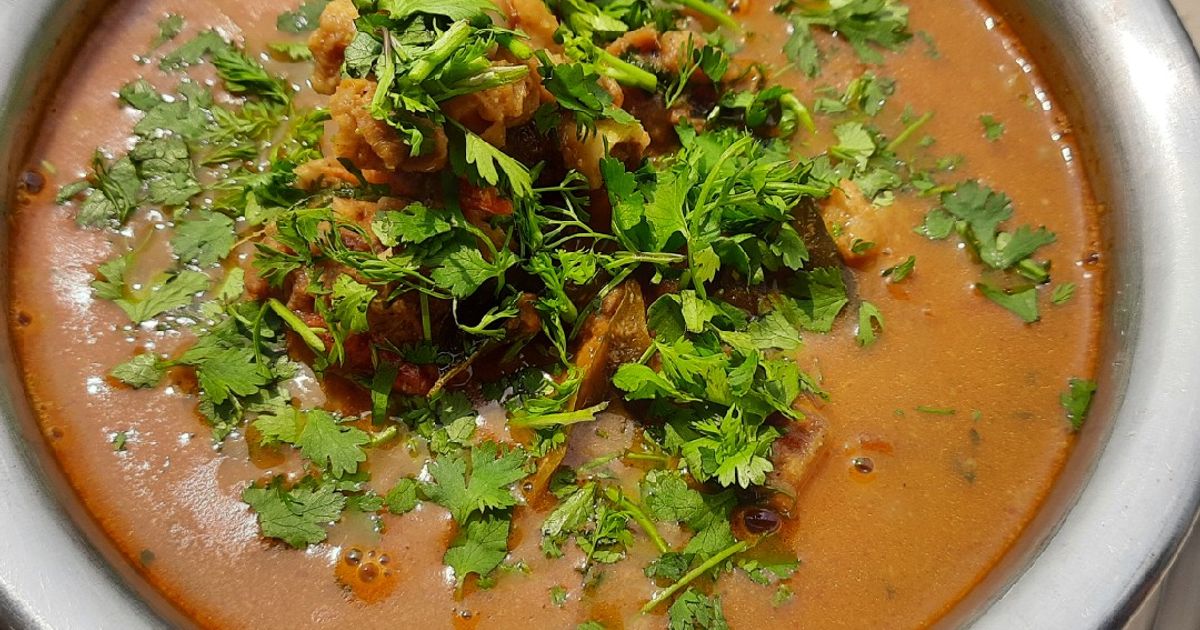 மட்டன் எலும்பு குழம்பு(Mutton Elumbu Kulambu Recipe In Tamil) இவருடைய ...