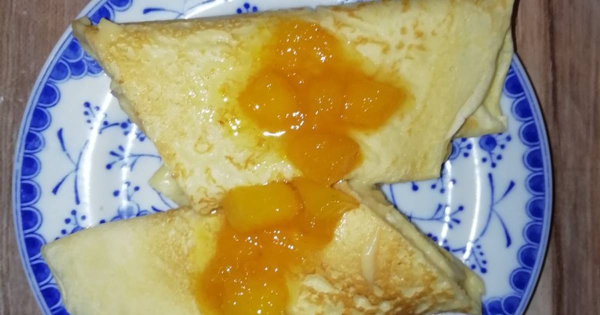 Crepas rellenas de crema pastelera y topping de mango Receta de Andrea ...