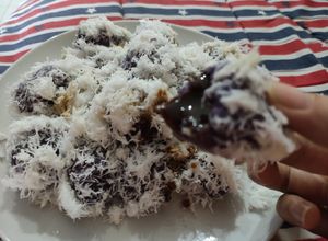 Resep kue klepon ubi simpel rumahan enak dan mudah - Cookpad