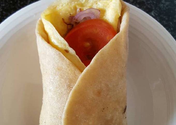 Paratha egg roll Recipe by Tizz - Cookpad