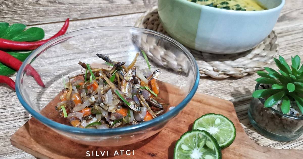 Resep Gerang Sambal Matah (Teri) oleh Silvi Atgi Septina - Cookpad