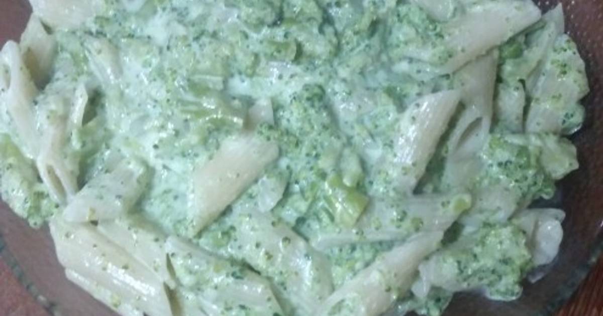 Fideos mostacholes con salsa de crema y brocoli Receta de Maria ...