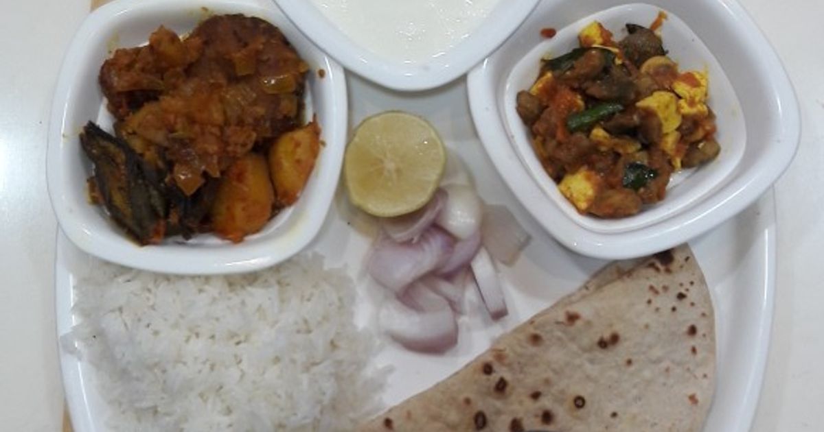 Sindhi Seyal Bhaji,Mushroom Paneer,Roti Rice & Salad Recipe by Soni ...