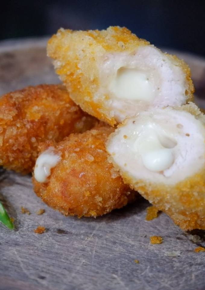 Resep Nugget ayam isi keju melt oleh Adisty Yoeliandri - Cookpad