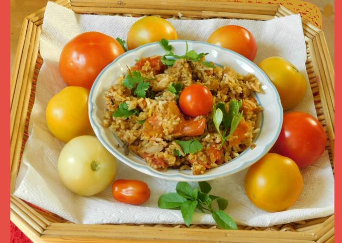 Tomato pilaf Recipe by Lakshmi Sridharan Ph D - Cookpad