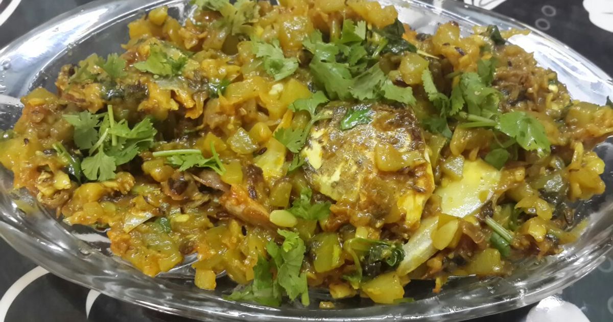 Macher Matha Diye Lau Ghonto(bengali Bottlegourd With Fish Head) Recipe ...