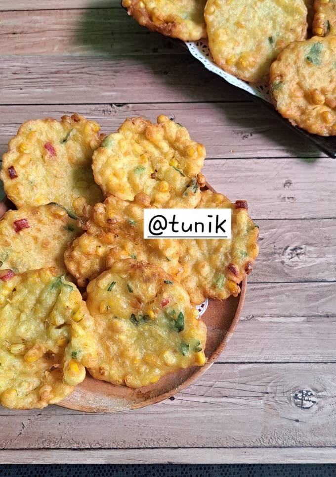 Resep Bakwan Jagung Gurih Renyah oleh tunik 🍀 - Cookpad
