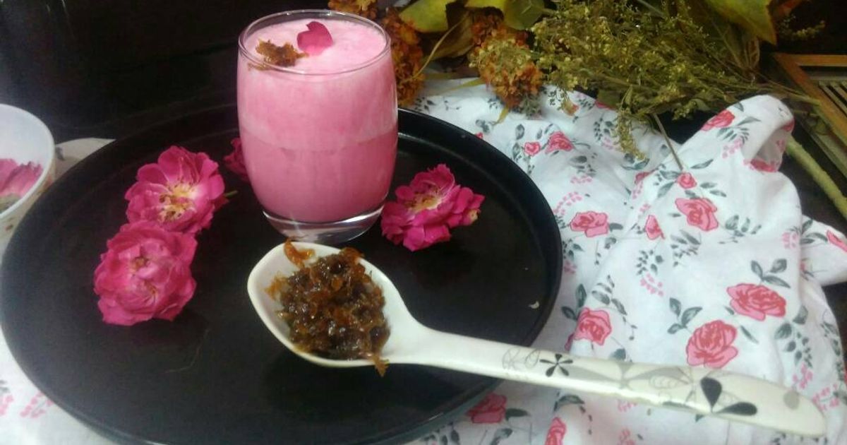 Gulab Gulkand Lassi Recipe by Sangeeta Bhargava - Cookpad