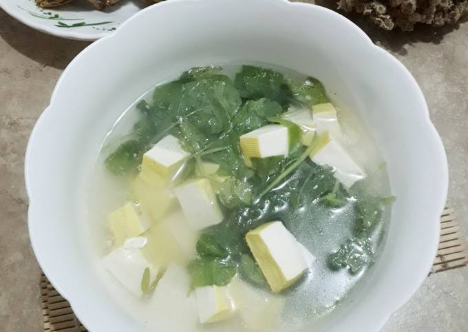 Resep Sup bayam tahu oleh Ani Brilian - Cookpad