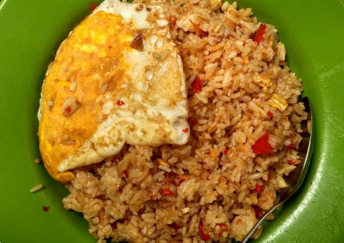 Resep Nasgor simple oleh Siska Ariani Wahyuning Astuti - Cookpad