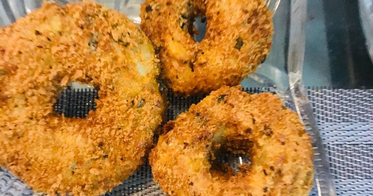 Crispy chicken doughnuts Recipe by Zobia Sajjad - Cookpad