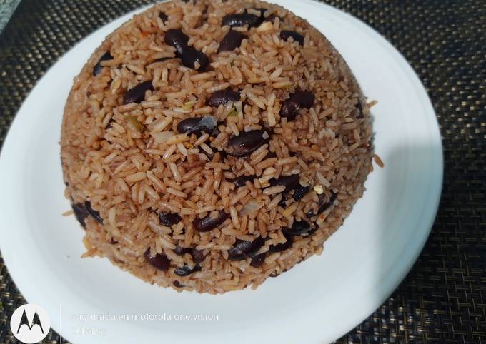 Arroz congris a lo cubano👩‍🍳🇨🇺 Receta de Dayli- Cookpad