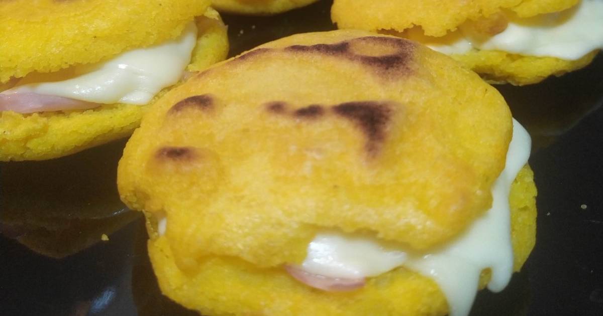 Arepas con queso y jamón york Receta de Jose Javier Moreno- Cookpad