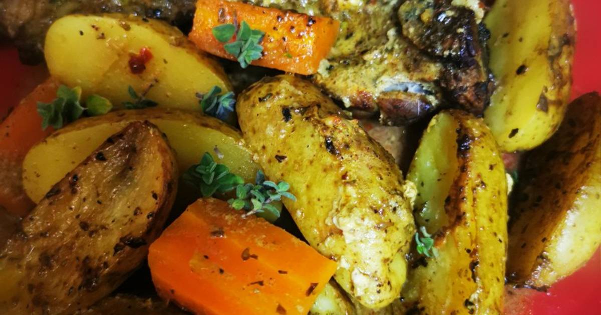 Χοιρινή μπριζόλα με πατάτες στον φούρνο spicy. Συνταγή από τον/την ...