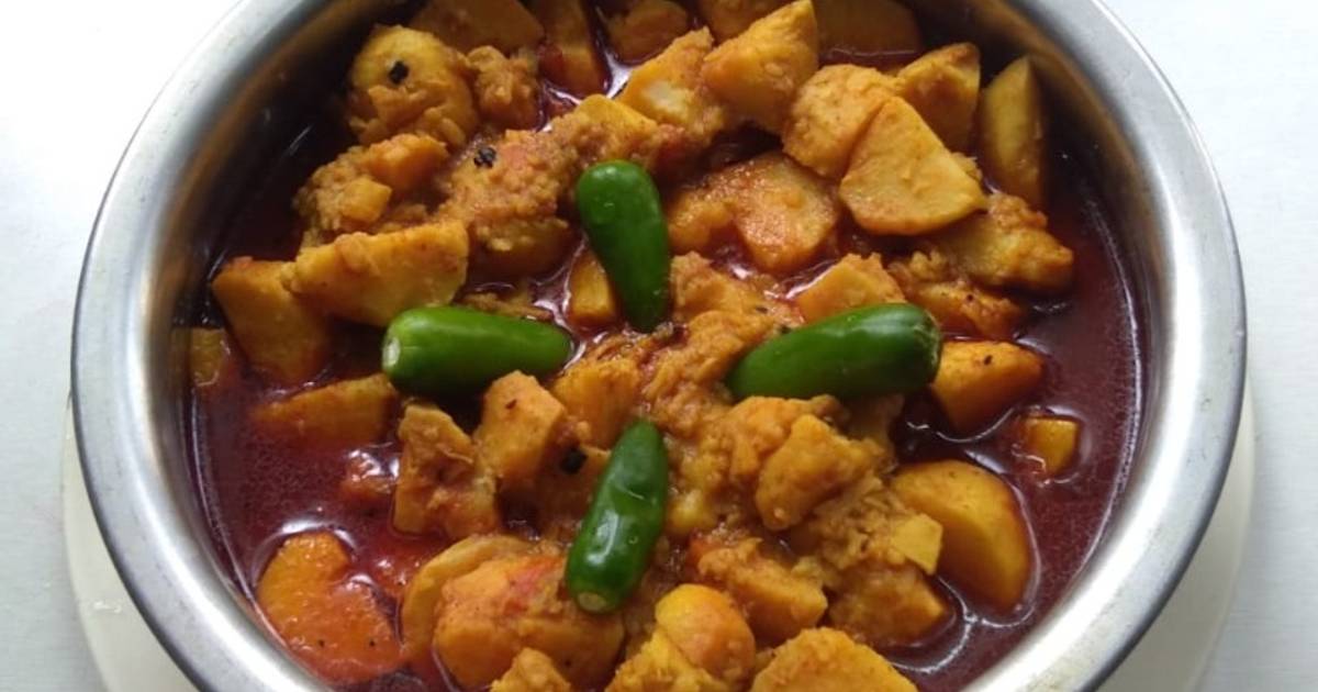 Potato colocasia curry Recipe by Sujata roy - Cookpad
